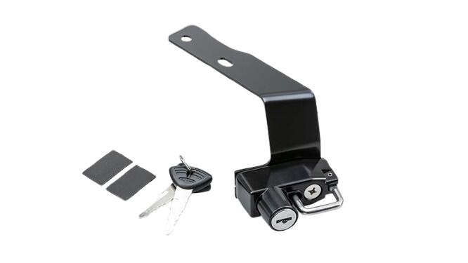 ヘルメットロック　CT125　ハンターカブ　23Y-　JA65　ブラック 303-1615商品説明使い勝手が良い！邪魔にならない！この要件を満たす場所を求めてこの場所に辿り着きました。ショッピングや観光中にヘルメットをロックする事で、身軽に...