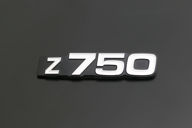 (株)PMC.Inc/(株)ピーエムシー サイドカバーエンブレム　｢Z750｣ 76-78 Z750A/D 左右共通 1枚単位品番 81-1206【適合車種】KAWASAKI　Z750A4/A5/D1 76'-78'【商品説明】'76〜'7...