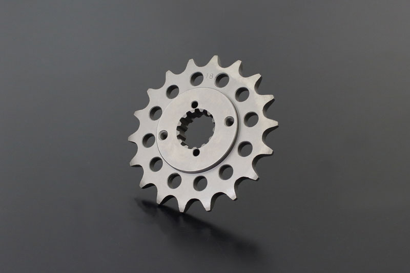 (株)PMC.Inc　72-80 Z750-1000 ドライブスプロケット 520-18丁(フラット)適合車種：KAWASAKI/カワサキ72-80 Z750-1000 サイズ：520-18丁(フラット)素材： -セット内容： -メーカー品...