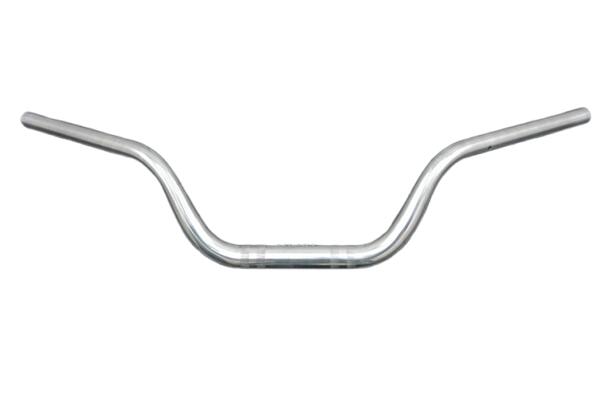 ARCHI TOURING　アルミハンドルバー ポリッシュ　品番 189-5473適合車種Kawasaki　Z900RS '18-'25 商品説明スタンダードハンドルとほぼ同じ高さながら絶妙な角度でシボリを加え、スマートでスポーティなフォル...