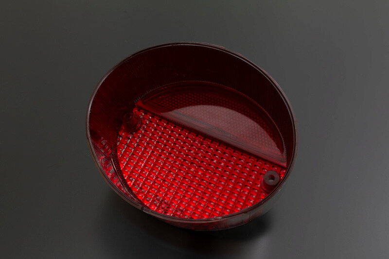シースルーミラーコーティング Z2タイプ テールランプレンズ レッド品番 196-5201適合車種汎用レンズ表面に真空蒸着と呼ばれる非常に薄い金属膜の特殊メッキ加工を施したZ2テールレンズ。通常のメッキとは異なり裏面からの光を透過する特性を...
