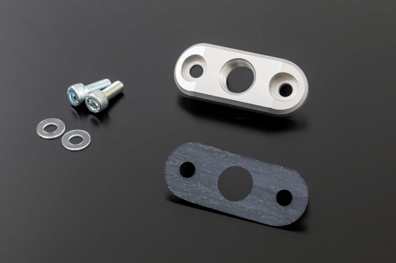 Ver.2 アダプタープレート 44mm-3/8品番 39-1722適合車種汎用PINGELハイフローコックシリーズの装着に必要となるアルミ製アダプタープレート。コック本体をボルト2本で固定するタイプの車輛にご使用いただけます。取付ボルト間...