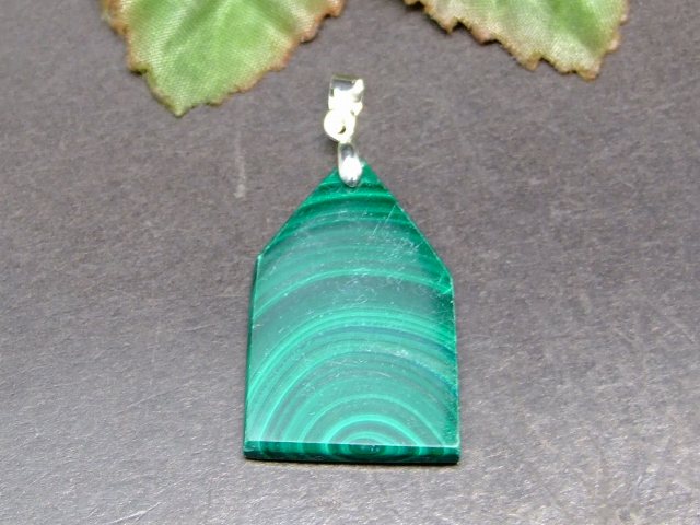 ※画像のものをお送りします。 オリジナルアクセサリー作りに是非どうぞ〜〜（m−m） 素材 天然 サイズ 約：重さg　玉径29mm×18mm・±0.5mm　1個売り 　※ 多少の誤差はご了承下さい。邪気を追い払い、感情を鎮める、心身の癒しに優...