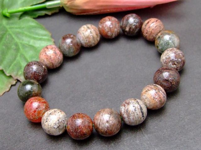 ※画像のものをお送りします。 オリジナルアクセサリー作りに是非どうぞ〜〜（m−m） ポーチに入れた状態で発送いたしますので、そのままプレゼントとしてご利用頂けます。 ※新品ですが、へこみ 傷など見られる為、わけあり商品として格安にご提供して...