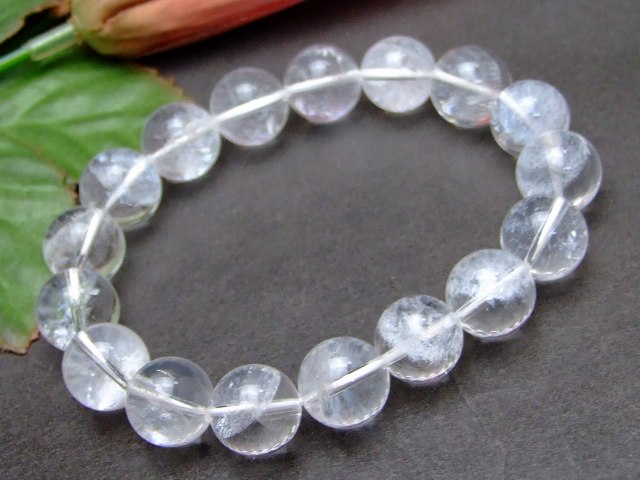 ※画像のものをお送りします。 オリジナルアクセサリー作りに是非どうぞ〜〜（m−m） ポーチに入れた状態で発送いたしますので、そのままプレゼントとしてご利用頂けます。 素材 天然 サイズ 約：重さ43g　玉径12mm・±0.5mm　内径18c...