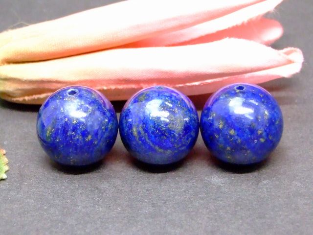 ※画像と同品質のものをお送りします。 オリジナルアクセサリー作りに是非どうぞ〜〜（m−m） 素材 天然 サイズ・重さ 約：重さg　玉径16mm・±0.5mm　1粒売り 　※ 多少の誤差はご了承下さい。最強の幸運をもたらす聖なる石 美しい群青...