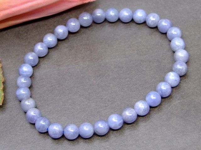 ※画像のものをお送りします。 オリジナルアクセサリー作りに是非どうぞ〜〜（m−m） ポーチに入れた状態で発送いたしますので、そのままプレゼントとしてご利用頂けます。 鑑別書は同封しお送りさせていただきます。 通常、加熱が行われています。 透...