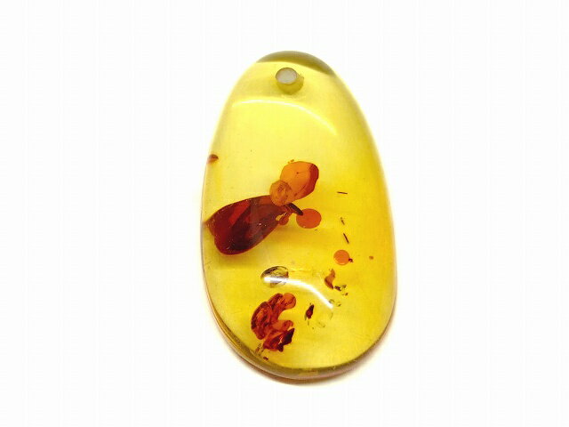 ※画像のものをお送りします。 オリジナルアクセサリー作りに是非どうぞ〜〜（m−m） 素材 天然：アンバー（加圧、加熱） サイズ 約：重さ2g　玉径28mm×15mm・±1.0mm　1粒売り 　※ 多少の誤差はご了承下さい。アンバー(琥珀) ...