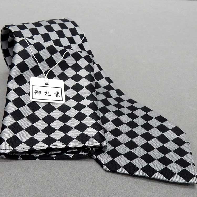 ◆ Seremony Tei ◆ フォーマルシーンをお洒落に！ ポケットチーフ付 フォーマルネクタイ　慶事用 ネクタイ生地生産量日本一の甲州織を使用した礼装タイです。 生地供給元：山梨県西桂町　(有)柏木織物 商品詳細 フォーマルタイ　・　...