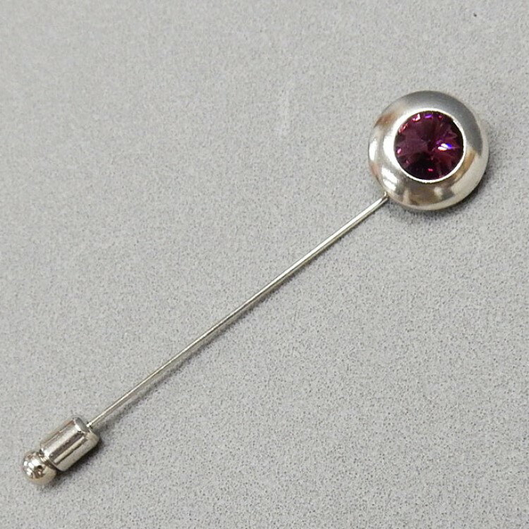 ◆ Formal Collection ◆ SWAROVSKI　　ラペルピン ◆ジュエリーを思わせる煌きが胸元をさりげなく演出します。 商品詳細 ラペルピン　 ジャケットの襟につけるアクセサリーです 色 シルバー 素材 真鍮 ストーン スワ...