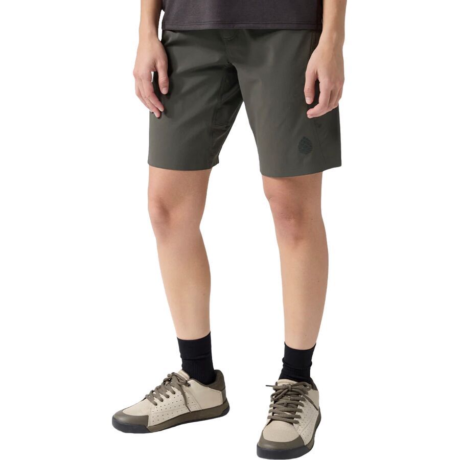 ■商品詳細■ブランドSTIOスティオ■商品名OPR 9in Short - Women's9インチ ショート - ウィメンズ■商品状態新品・並行輸入品■色Raven■フィットスリム■股下29.21cm■ウエストインテグレートベルト■表示重量...