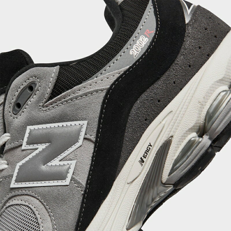 ニューバランスの1番人気！新「2002R」発売、3カラー全部イイし価格もやさしい | clumsy