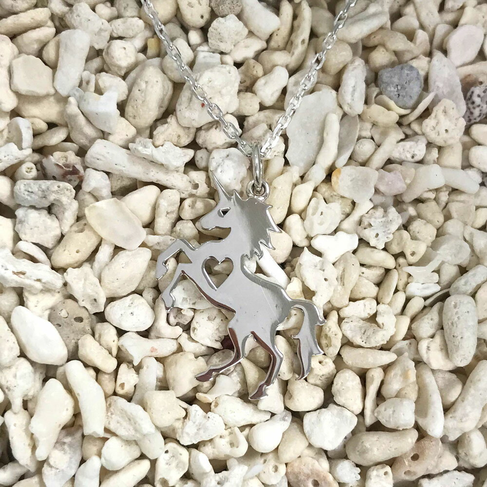 《 商品詳細 》 詳細 単品のネックレスです 素材 silver925 サイズ 縦幅：22mm × 横幅：17mm × 厚み：0.8～4.7mm 重さ：2.7g アズキチェーン 4面カット 1.2mm 40cm ■商品名■ネックレス 送料無...