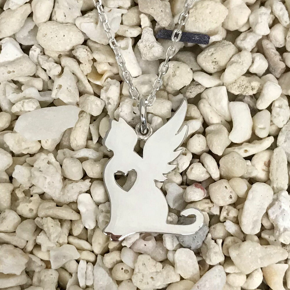 《 商品詳細 》 詳細 単品のネックレスです 素材 silver925 サイズ 縦幅：18mm × 横幅：12mm × 厚み：1～4.7mm 重さ：2.9g アズキチェーン 4面カット 1.2mm 40cm ■商品名■ネックレス 送料無料 ...