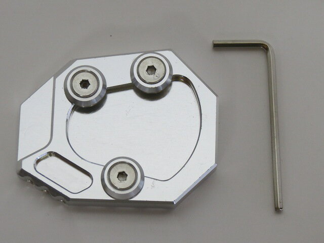 材質：アルミ削り出し製 ※商品追加説明：純正ショートスタンド対応可能 ※お振込み確認後にゆうパケット(送料無料)で発送いたします。 ※商品の到着に4日前後(沖縄・離島の場合は1週間前後)かかってしまう可能性がございますが、ご了承ください。