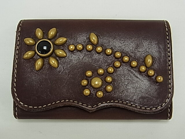 商品名 ケイシイズ KC,s カードケース【中古】 【カードケース】 【送料無料】 材質 革 商品状態 中古B品 サイズ W10.5×H7（cm） 備考 送料無料！ ●傷がございます。 ご質問などございましたらお気軽にお問い合わせください。