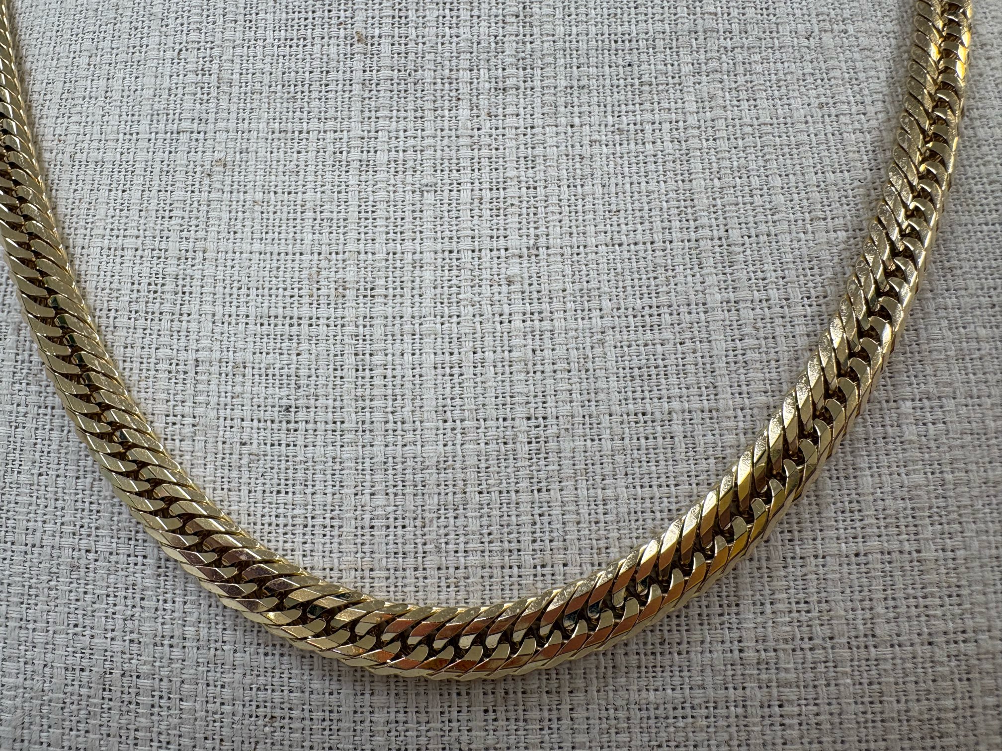 商品名 ノンブランドジュエリー 12面トリプル喜平ネックレス K18イエローゴールド 50.4g 【中古】 【ネックレス】 【送料無料】 材質 K18イエローゴールド 商品状態 中古A品 サイズ 長さ 50cm 重量 50.4g 備考 送料...