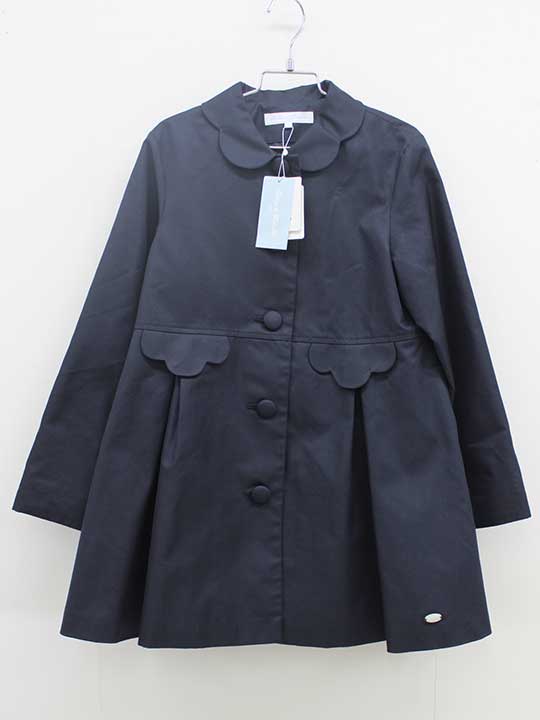 サイズ 130cm 素材 表：綿69％、ポリ31％ 裏：ポリ100％ 色 濃紺 汚れ、ダメージ等 使用感ランク S 性別 女児 その他 着丈約62.5cm 両サイドポケットあり ＊使用感ランクは、Cを除き、あくまでも使用感のみ表すランクで、...