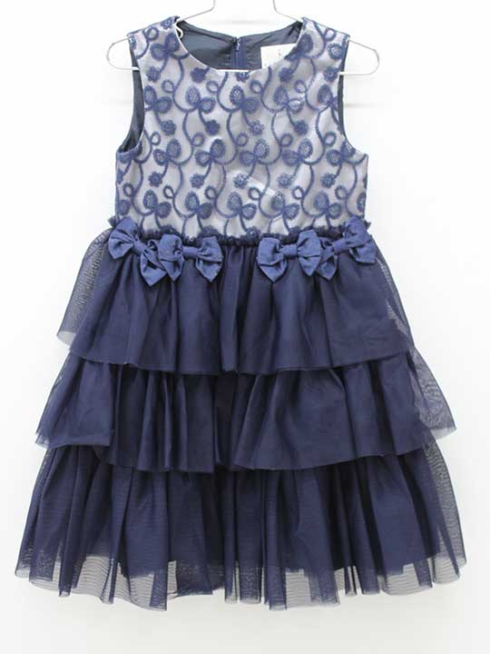 サイズ 120cm 素材 ナイロン100％ スカート：ポリ65％、綿35％ チュール・裏地：ポリ100％ 色 紺、グレー 汚れ、ダメージ等 汚れや色褪せはありません 使用感ランク A 性別 女の子 その他 着丈約65cm ＊使用感ランクは、...