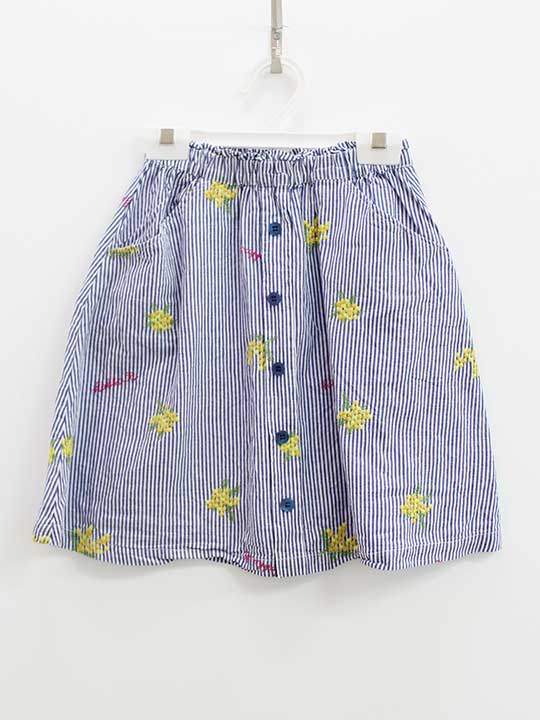 サイズ 140cm 素材 綿100％ 色 青 汚れ、ダメージ等 汚れ・色褪せ無し 使用感ランク A 性別 女の子 その他 ウエストゴム、開閉しません ＊使用感ランクは、Cを除き、あくまでも使用感のみ表すランクで、汚れ等は別欄で記載しておりま...