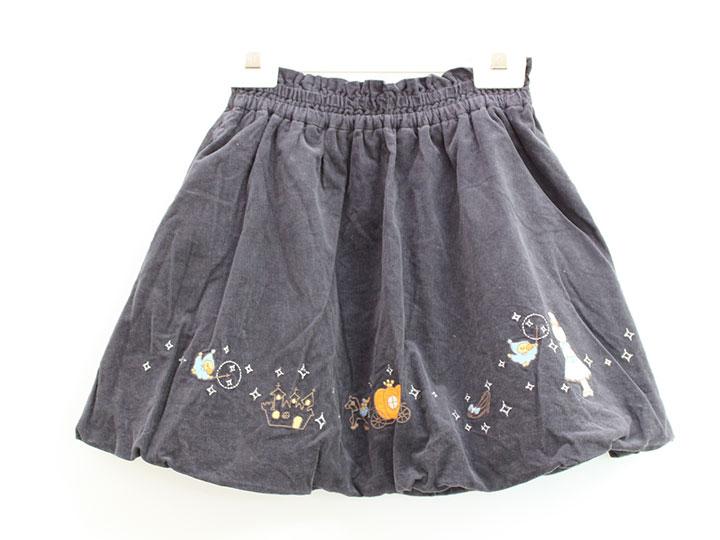 サイズ 130cm 素材 綿100％裏地：ポリエステル 色 スミクロ 汚れ、ダメージ等 汚れ、色あせなし 使用感ランク A 性別 女の子 その他 ポケットあり ＊使用感ランクは、Cを除き、あくまでも使用感のみ表すランクで、汚れ等は別欄で記載...