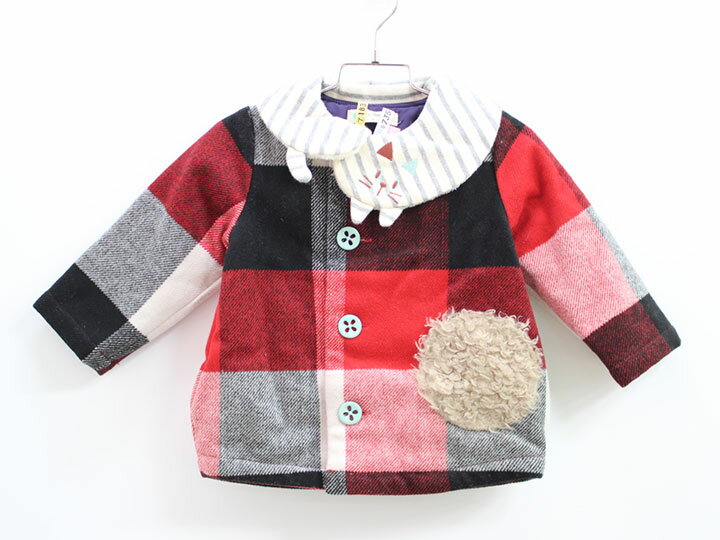 サイズ 80cm 素材 毛50％・ポリエステル50％裏地：ポリエステル100％中綿：ポリエステル100％ 色 赤・黒 汚れ、ダメージ等 衿元に軽い汚れがありますが、その他目立つ汚れありません 使用感ランク A 性別 男女兼用して頂けるデザイ...