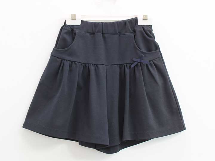 サイズ 120cm 素材 ポリエステル53％・綿47％ 色 濃紺 汚れ、ダメージ等 後ろのウエスト辺り軽い色褪せがありますが、他汚れありません 使用感ランク AB 性別 女の子 その他 ウエストゴム、開閉しません ＊使用感ランクは、Cを除き...