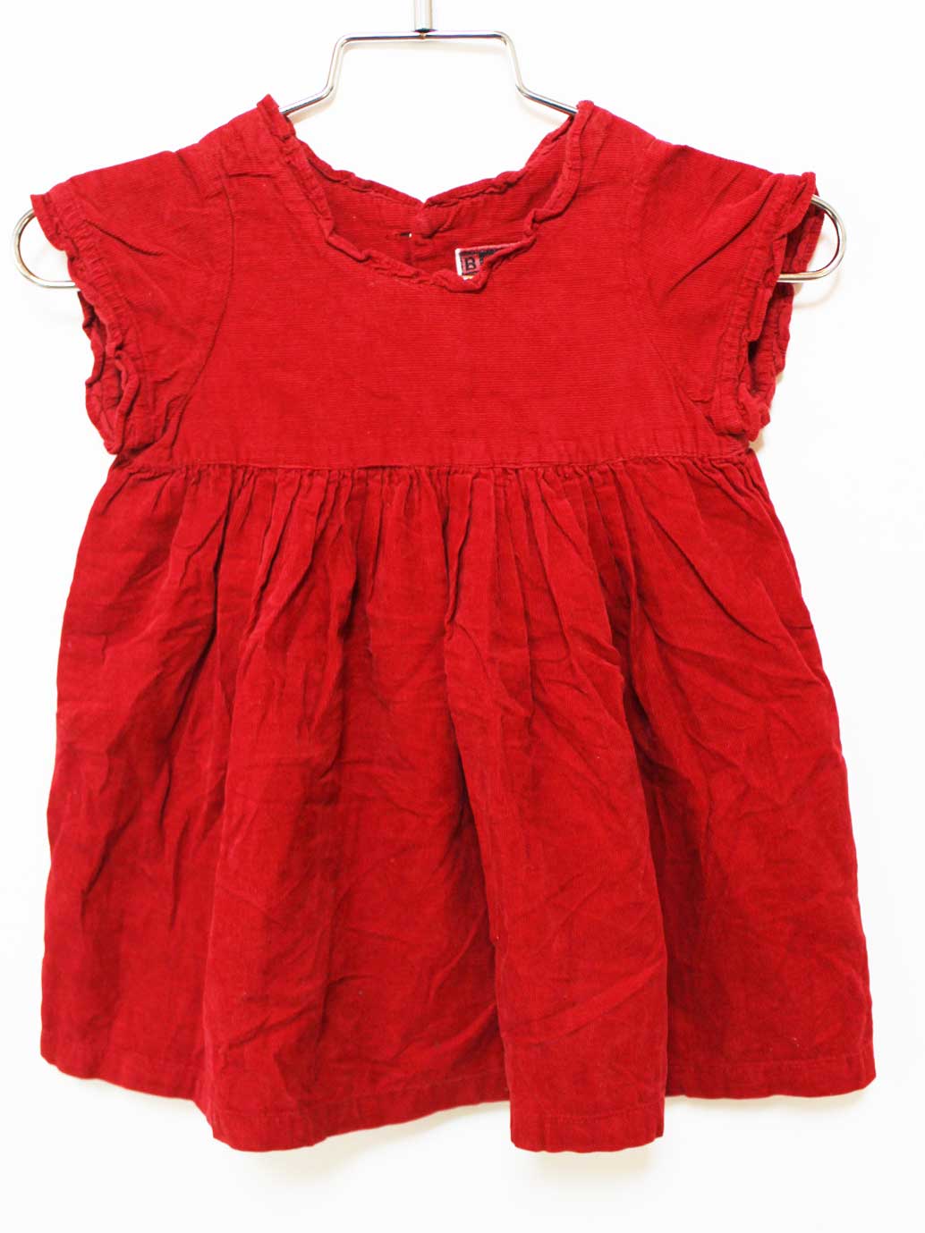 サイズ 81cm(18M) 素材 綿100％ 色 赤 汚れ、ダメージ等 汚れ、色褪せはありません 使用感ランク A 性別 女の子 その他 着丈約35cm 背面中央、ボタンで開閉します ＊使用感ランクは、Cを除き、あくまでも使用感のみ表すラン...