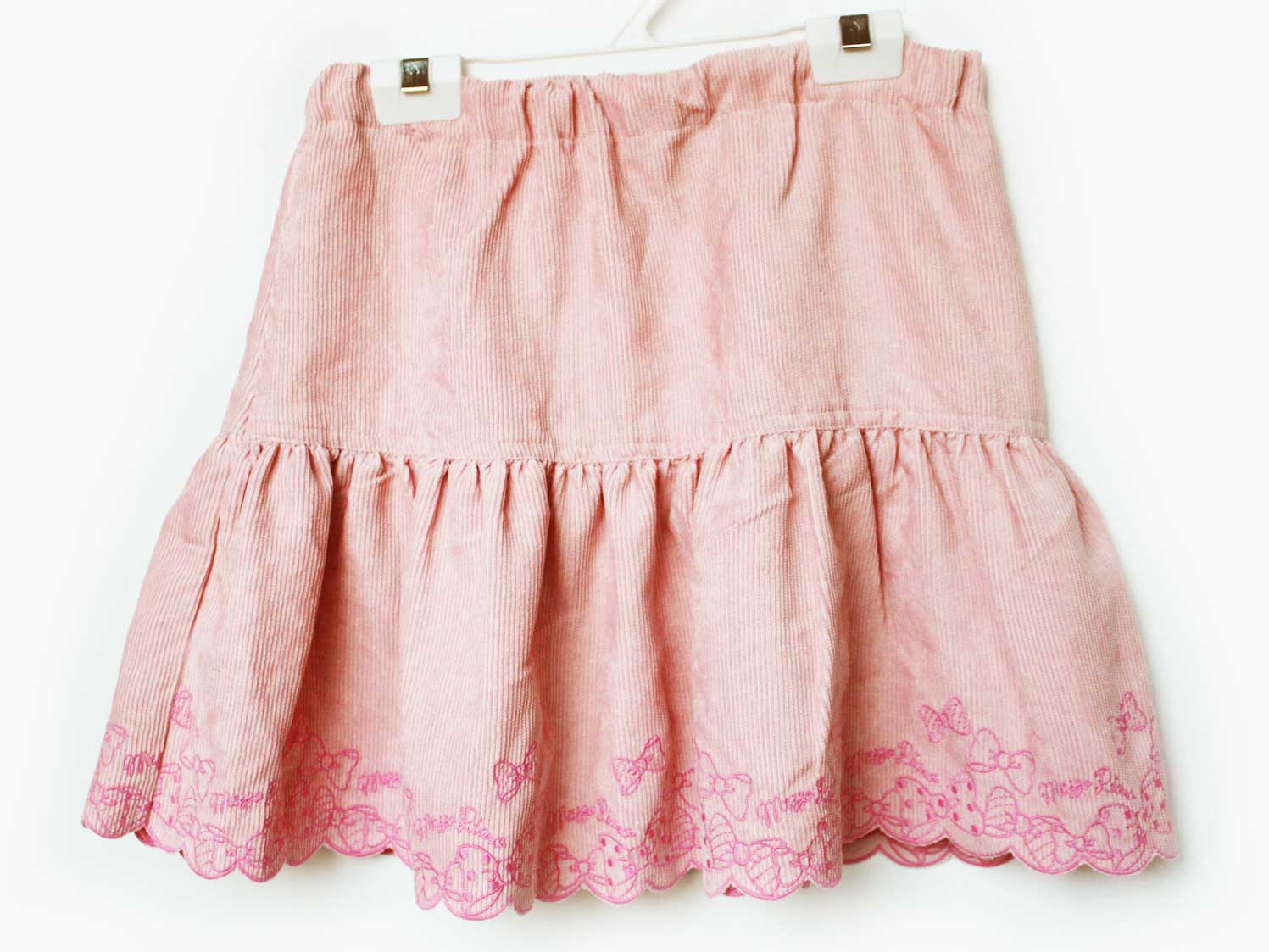 サイズ 130cm(9) 素材 ポリ97％、ナイロン3％、裏地：ポリ100％ 色 ピンク 汚れ、ダメージ等 汚れ、色褪せはありません 使用感ランク A 性別 女の子 その他 ウエストゴム、アジャスター付き 右脇ポケット＆裏地あり定価税込：1...