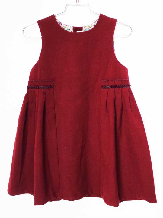 サイズ 100cm 素材 ポリ63％、レーヨン33％、ポリウレタン4％ 色 ワインレッド 汚れ、ダメージ等 汚れ、色褪せはありません 使用感ランク A 性別 女の子 その他 着丈約53cm 背面身頃、ボタンで開閉します リバティ、定価税込：...