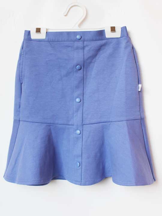 サイズ 120cm 素材 綿81％、ポリ15％、ポリウレタン4％ 色 紫がかったブルー系 汚れ、ダメージ等 汚れ、色褪せはありません 使用感ランク A 性別 女の子 その他 　 ウエスト：背面ゴム、アジャスター付き 右脇にポケットあり ＊使...