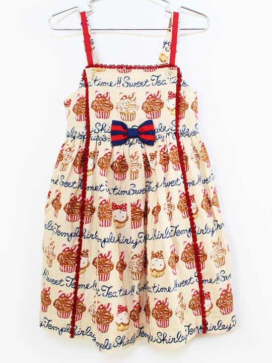 サイズ 120cm 素材 綿100％ 色 アイボリー、赤ほか 汚れ、ダメージ等 汚れ、色褪せはありません 使用感ランク A 性別 女の子 その他 肩からの身丈約61.5cm 右脇ポケット付き、日本製 ＊使用感ランクは、Cを除き、あくまでも使...