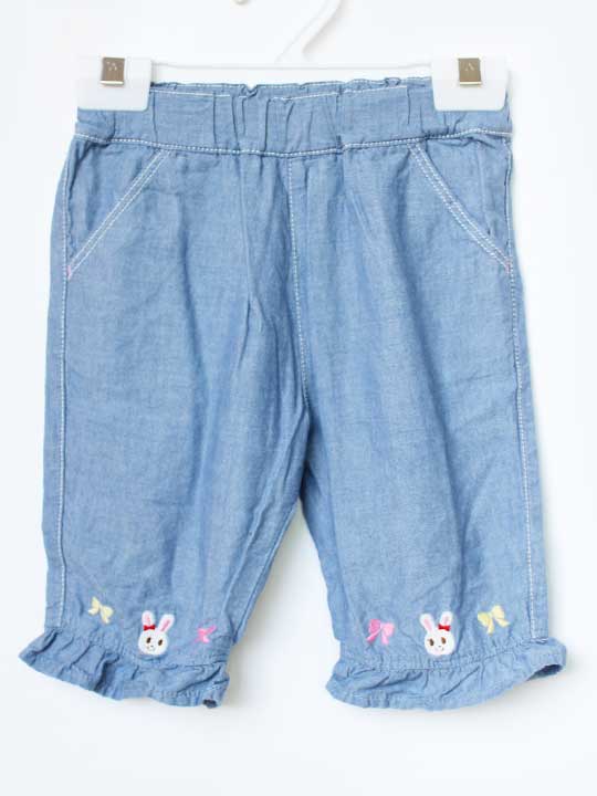 サイズ 90cm 素材 綿100％ 色 ブルー 汚れ、ダメージ等 汚れ、色褪せはありません 使用感ランク A 性別 女の子 その他 　 総丈約36cm、股下約18cm フロント部分、開閉しません ウエスト：ゴム、アジャスター付き シャツ生地...