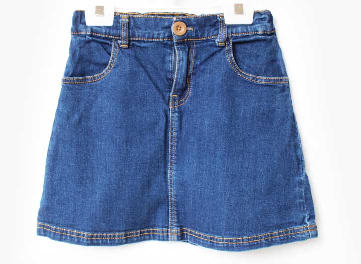 サイズ 140cm(10ans) 素材 綿98％、ポリウレタン2％ 色 インディゴブルー 汚れ、ダメージ等 汚れ、色褪せはありません 使用感ランク A 性別 女の子 その他 フロント部分、ボタンとファスナーで開閉します ウエスト：背面ゴム、...