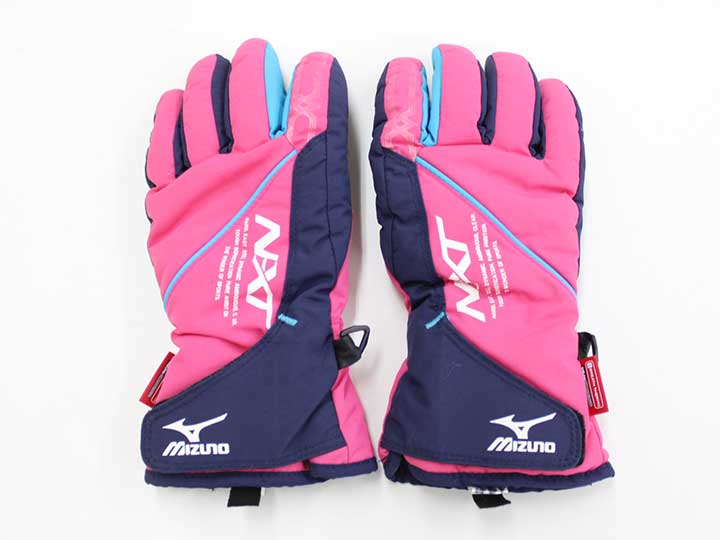 サイズ Mサイズ（幅：約10cm×縦：約23cm） 素材 品質タグがないため素材不明です 色 ピンク、濃紺 汚れ、ダメージ等 汚れや色あせなし タグに記名あり 使用感ランク A 性別 女児 その他 特になし ＊使用感ランクは、Cを除き、あく...