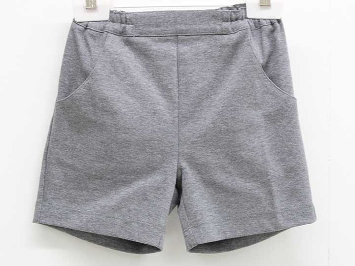 サイズ 95cm 素材 綿100％ 色 薄いグレー 汚れ、ダメージ等 汚れや色褪せなし 使用感ランク A 性別 男児 その他 股下約8.5cm ウエスト総ゴム ＊使用感ランクは、Cを除き、あくまでも使用感のみ表すランクで、汚れ等は別欄で記載...