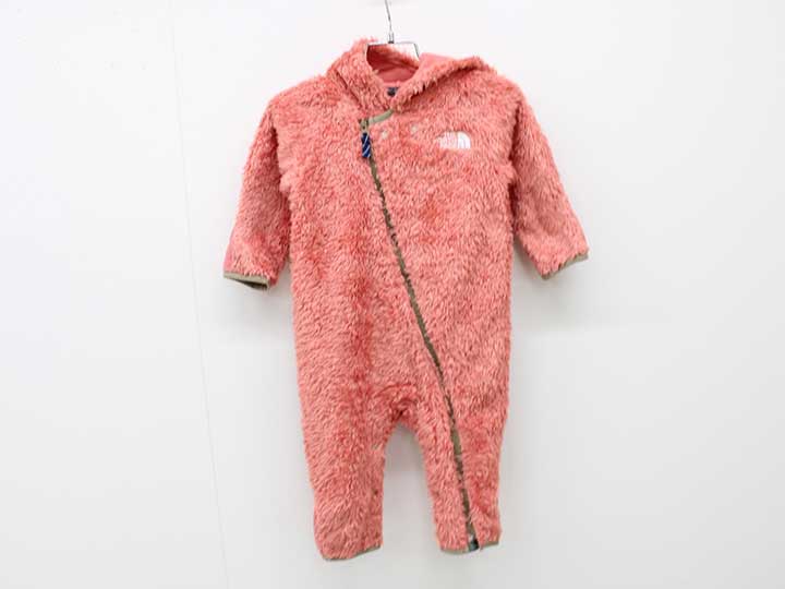 サイズ 70cm位 素材 ポリエステル100％ 色 オレンジ 汚れ、ダメージ等 汚れや色褪せなし。 使用感ランク A 性別 男児 その他 着丈約47cm 身幅約29cm C ＊使用感ランクは、Cを除き、あくまでも使用感のみ表すランクで、汚れ...