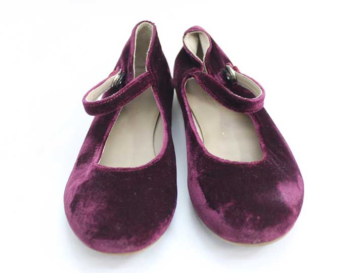 サイズ 21-21.5cm位（33） 素材 人工皮革、合成繊維 色 ワインレッド 汚れ、ダメージ等 キズや汚れなし かかと底減りほぼなし 使用感ランク A 性別 女児 その他 1回使用のみ ＊使用感Aランクは、Cを除き、あくまでも使用感のみ...