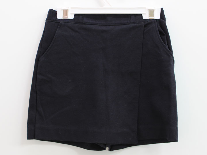 サイズ 110cm 素材 綿100％ 色 紺 汚れ、ダメージ等 汚れ色褪せはありません 使用感ランク A 性別 女の子 その他 現行品、定価税込：14,300円股下：約9.5cmボトムス前開閉しません、両脇ポケットあり、ウエストアジャスター...
