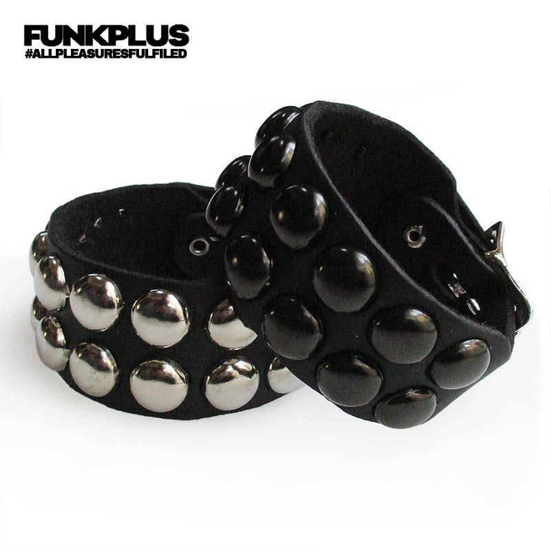 FUNK PLUS ファンクプラス BC189R 2連丸型スタッズ リストバンド(スタッズリストバンド) カラー：シルバー/ブラック 　 スタッズベルトやリストバンド等、パンクファッションにかかせないアイテムで人気のブランド“FUNK PL...