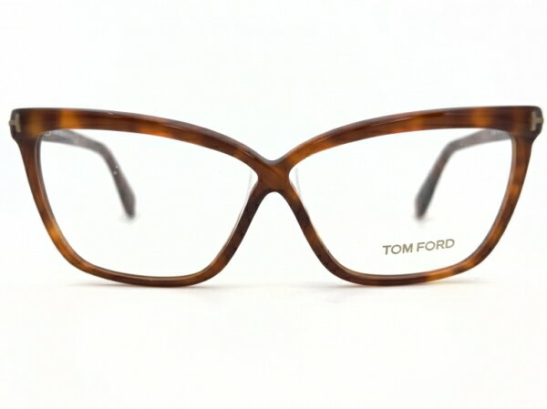 ブランド【トムフォード TOM FORD】についてグッチとイブ・サンローランのクリエイティブディレクターを兼任し、その両ラグジュアリーブランドでファッション界に一大革命を起こした、トム・フォード。自ら の名「トム・フォード」を冠したブランド...