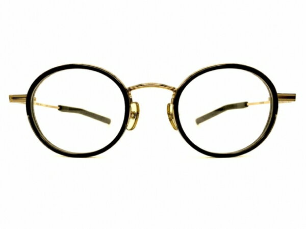 ブランド【フォーナインズ Four Nines 999.9】についてフォーナインズ（999.9）は、1995年に東京で誕生した日本の高品質メガネブランド。その名は純金の最高純度「999.9」に由来し、限りなく完璧に近い品質を追求する姿勢を表...