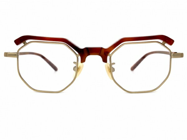 ブランド【クラシコ CLASSICO】についてClassicoは、2012年12月に台湾・台北で設立されたアイウェアブランド。創業者のGaryとTomは、共にレトロでクラシックなデザインを愛する情熱的なクリエイター。Garyは、40年以上ア...