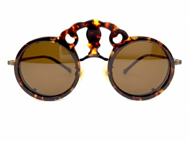 ブランド【クラシコ CLASSICO】についてClassicoは、2012年12月に台湾・台北で設立されたアイウェアブランド。創業者のGaryとTomは、共にレトロでクラシックなデザインを愛する情熱的なクリエイター。Garyは、40年以上ア...