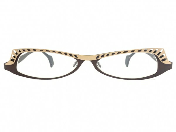 ブランド【テオ Theo】についてtheo（テオ）は、「メガネを通じて人をハッピーにする」ことをコンセプトに、ベルギー・アントワープで生まれたデザイナーズアイウェアブランド。1980年代後半、退屈で画一的なメガネ市場に疑問を持ったオプティシ...