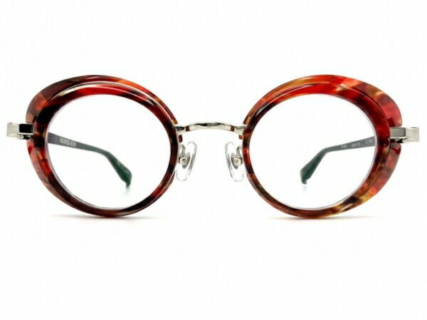 ブランド【ファクトリー900 Factory900】についてFACTORY900は、2000年に青山眼鏡が立ち上げたアイウェアブランドで、その名は同社の工業組合員番号「900」に由来します。世界でも稀な油圧プレス製法と3Dモデリングを駆使し...