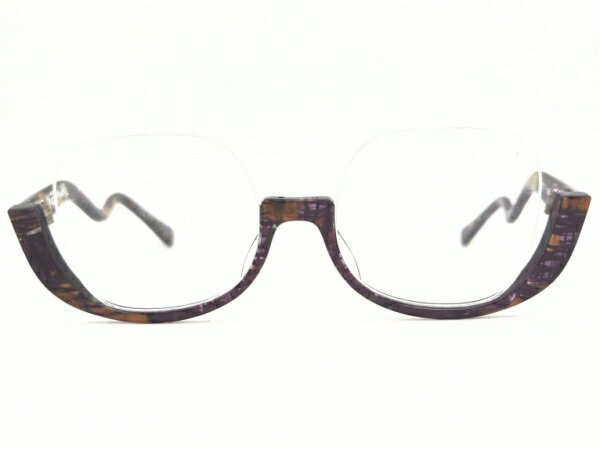 ブランド【メトロノーム METRONOME】についてMETRONOME EYEWEAR（メトロノーム）は、日本人デザイナー・岩本美生氏が2017年にロンドンで立ち上げた、日本発のコンセプトアイウェアブランド。現在は「METRONOME TO...