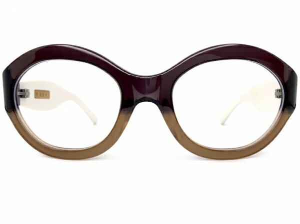 ブランド【マルニ MARNI】についてボリュームと構築的なシルエットデザインに定評がある、イタリアのラグジュアリーブランドMARNI（マルニ）。素材や色使いに対する実験的なアプローチなど、独自のセンスが特徴です。商品説明ボリュームと構築的な...