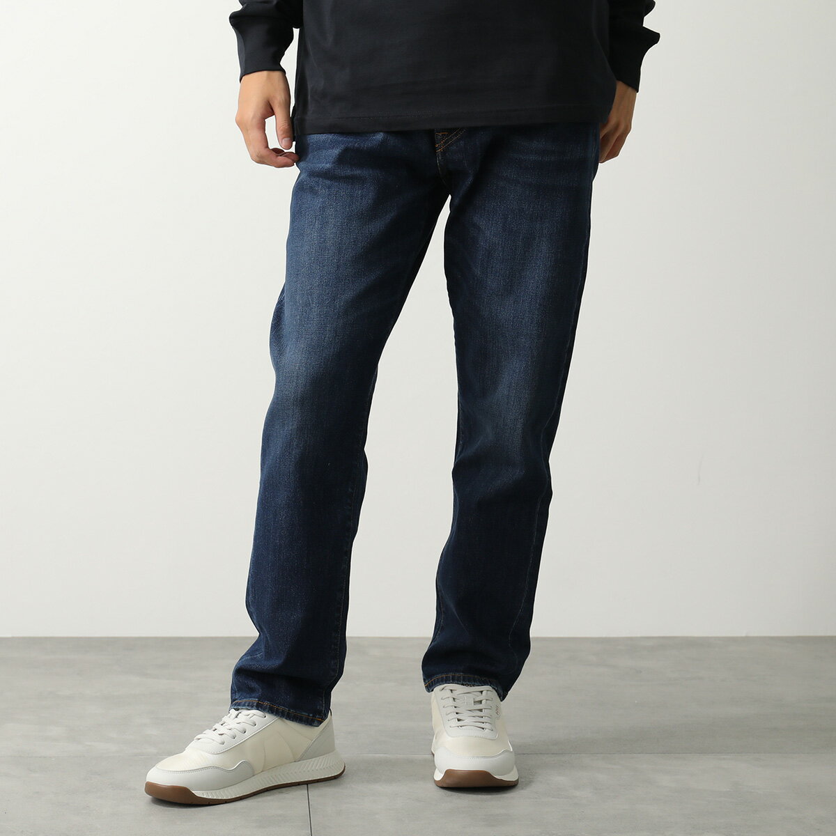 商品説明 ・程よいフィット感のあるスリムテーパードシルエット ・ジップフライ仕様 ・5ポケット ・バックにスウェードロゴラベル アイテム メンズアイテム≫ボトムス≫デニムパンツ ブランド YCHAI(イカイ) 「SIVIGLIA（シビリア）...