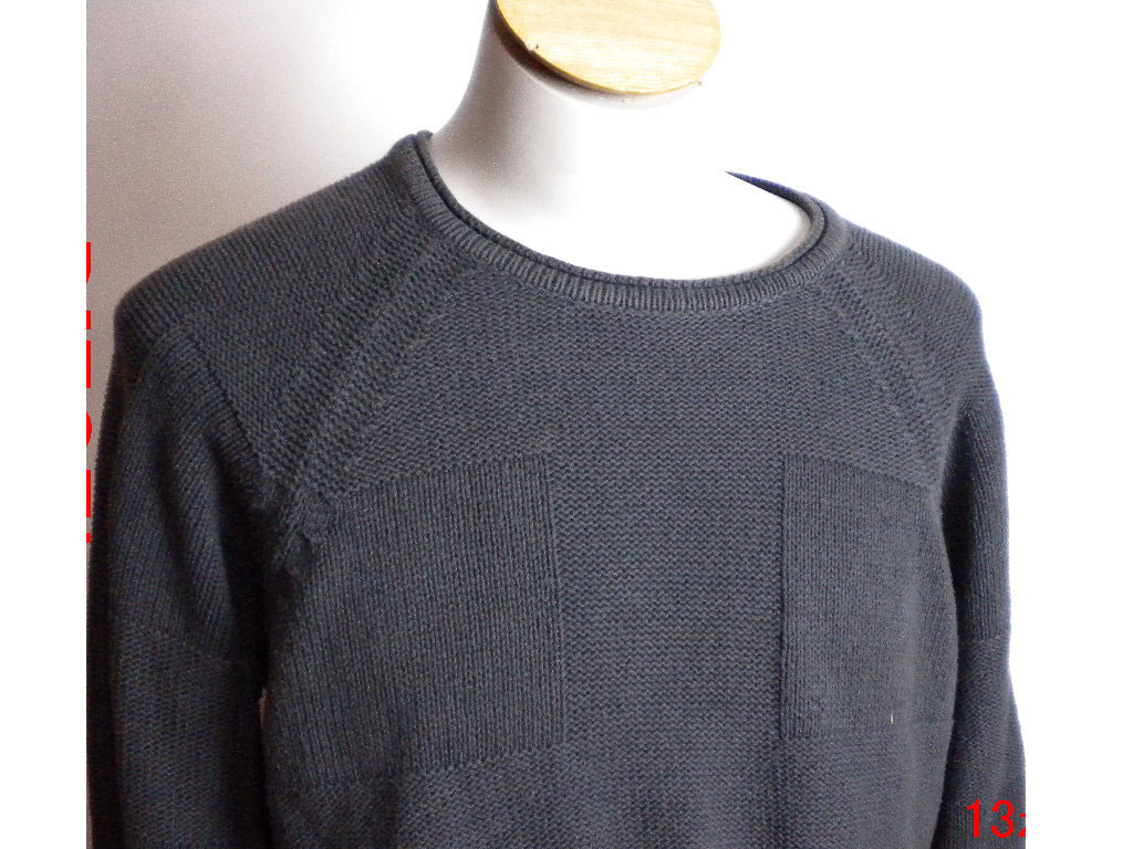 商品の詳細 商品名 　・　　美品 ♪ ★　ディーゼル 　ニット　 グレー　 L　★　13z25 商品説明 ・ブランド ：ディーゼル 　　表記サイズ L 着丈　約65cm　ゆき丈　約88cm　身幅　約54cm 素材： 綿　 100％　　　 商...